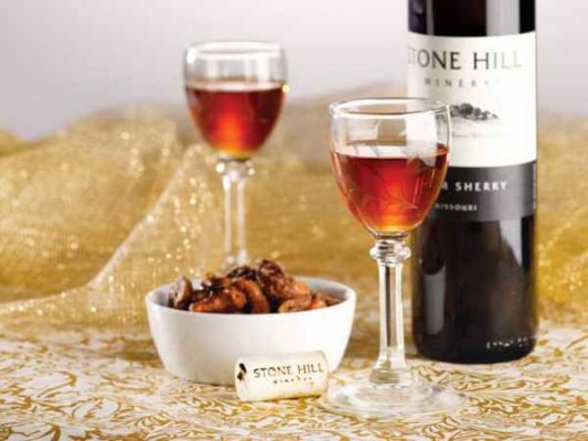 Tìm hiểu kích thước ly uống rượu vang tiêu chuẩn là bao nhiêu